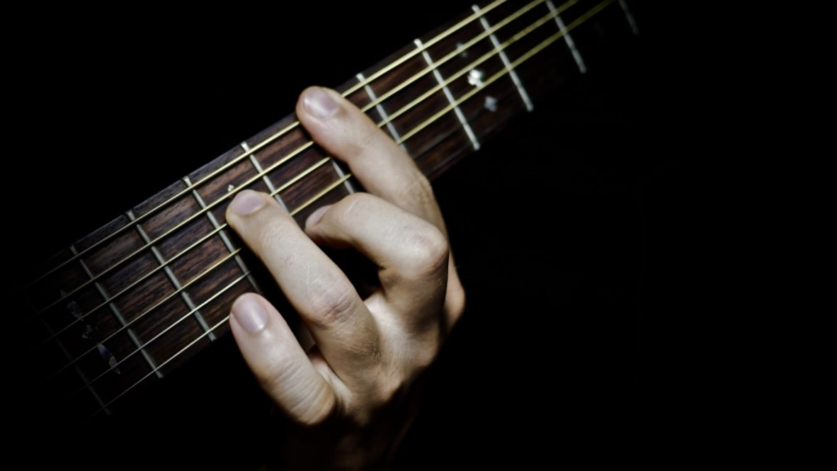The Em7 Guitar Chord - 4 Cool Sounding Chord Shapes For Beginners