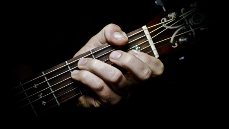 Fm Guitar Chord - The Ultimate 4 Chord Shapes Of The F Minor Chord