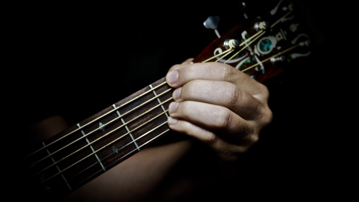 Fm7 Guitar Chord - 4 Ways To Play The Fm7 Chord