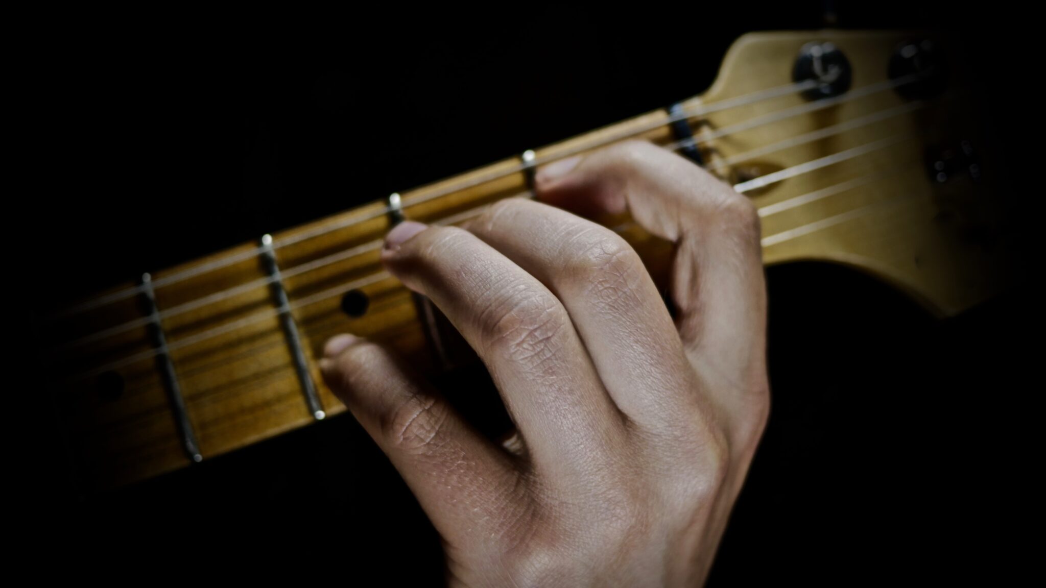 The Em7b5 Guitar Chord Tutorial – 11 Ways To Play It