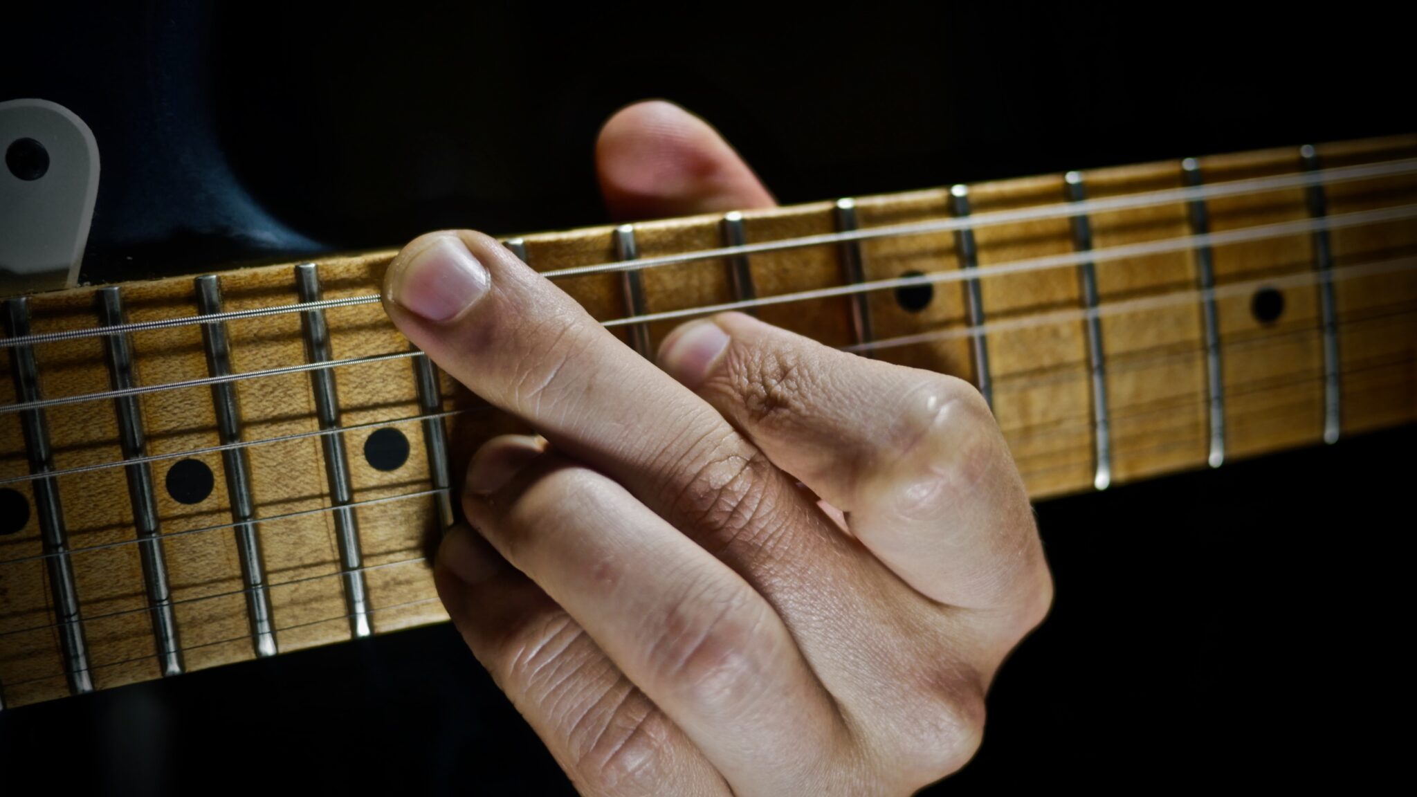 The Emaj7 Guitar Chord - 12 Ways To Play It