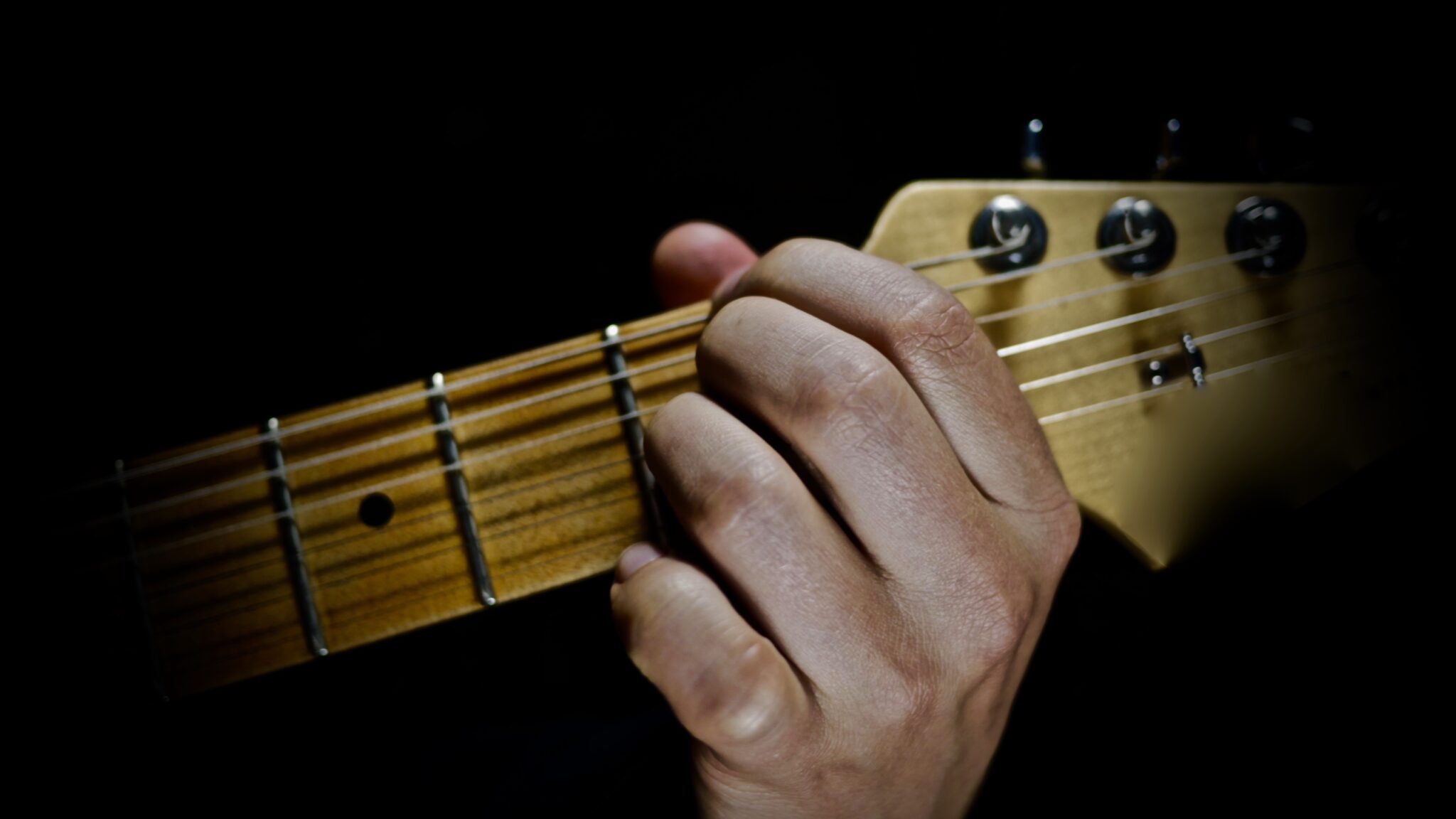 The Fm7b5 Guitar Chord Tutorial – 10 Ways To Play It