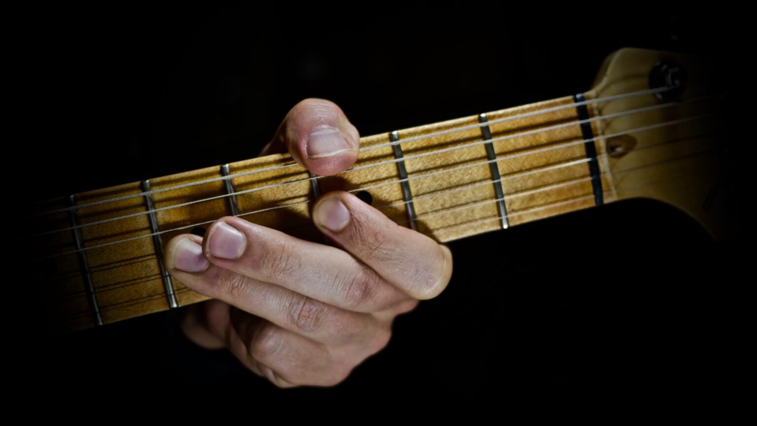 The Fmaj7 Guitar Chord - 10 Ways To Play It